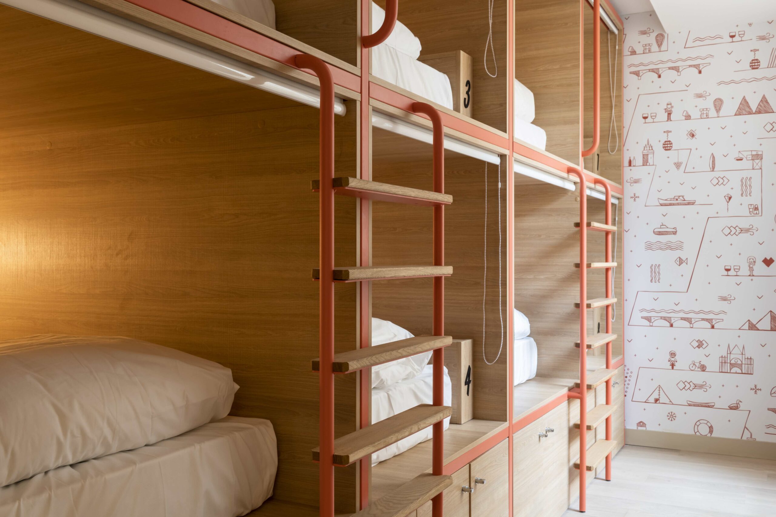 Central : your hotel, hostel, bar and restaurant in Bordeaux